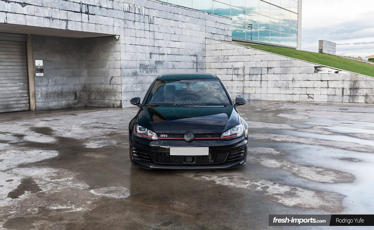 VW Golf GTI Mk7 Stance. Con aire en la suspensión también se puede ...