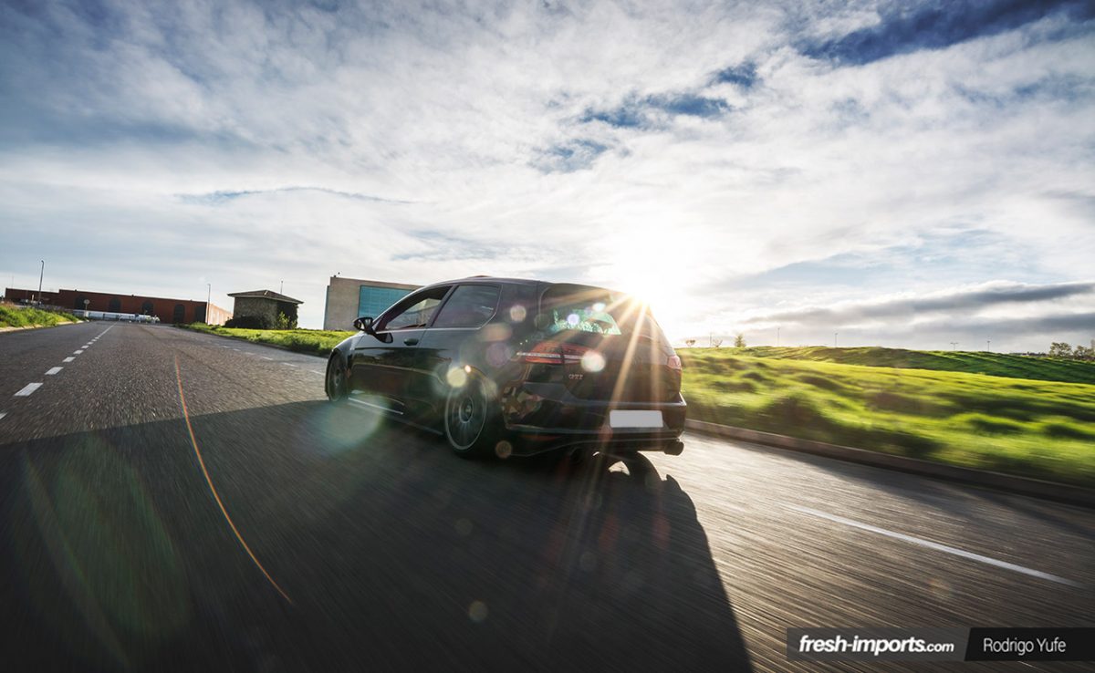 VW Golf GTI Mk7 Stance. Con aire en la suspensión también se puede ...